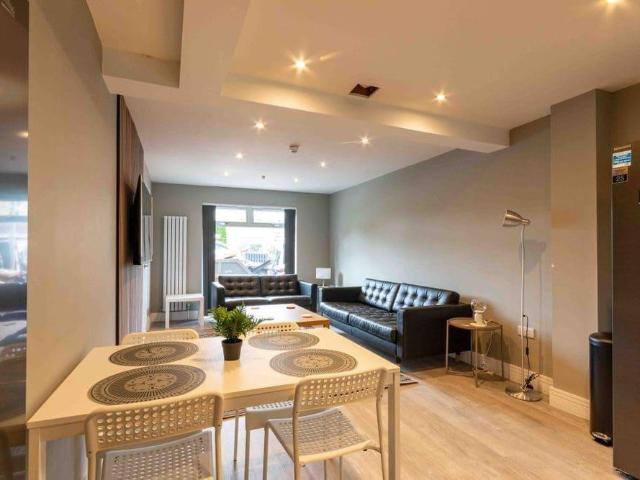 10 bedroom flat share to rent