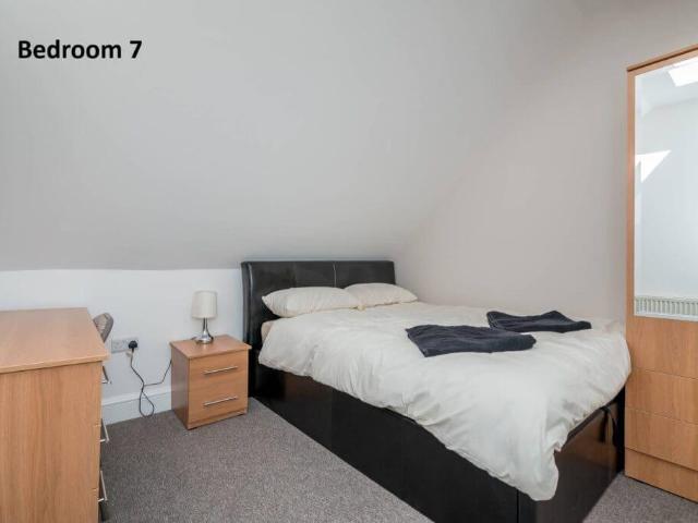 10 bedroom flat share to rent