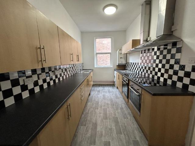 10 bedroom flat to rent