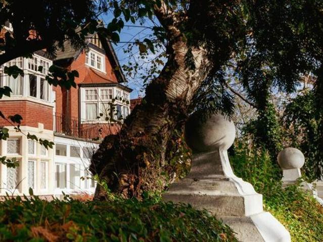 10 Bedroom House Newcastle Tyne Y Wear LS99926168