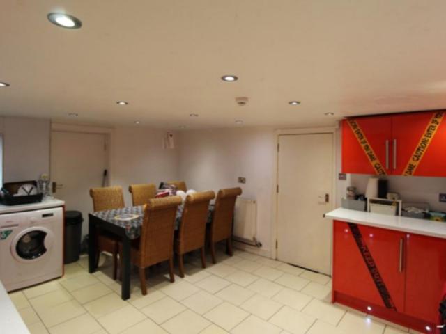 10 bedroom house for rent in Kirkstall Lane, Leeds, West Yorkshire, LS6