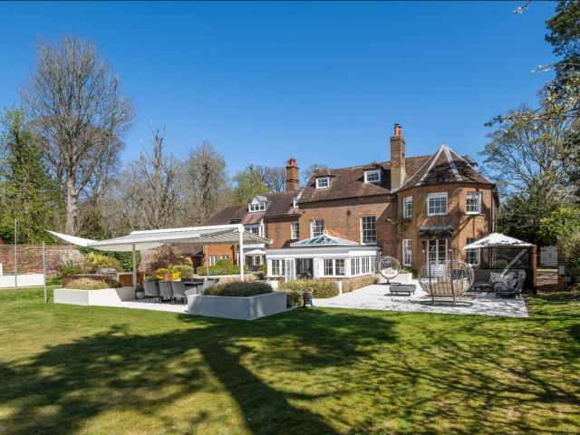 10 bedroom house for sale