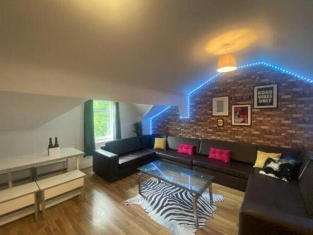 10 bedroom house share for rent in Aubrey Road, M14