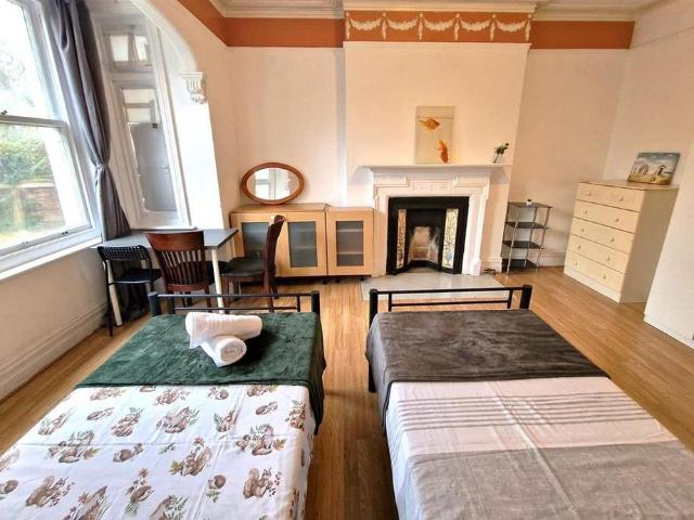10 bedroom house share to rent