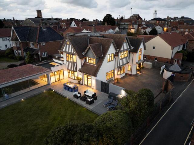 10 Bedroom House Southwold Suffolk 100855117