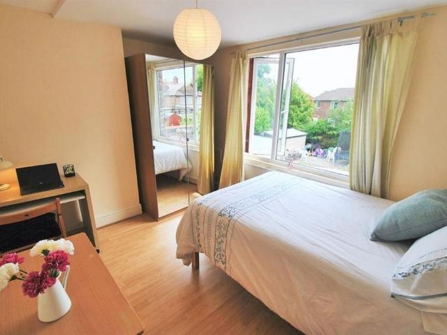 10 bedroom house to rent