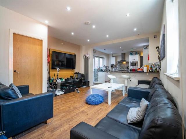 10 bedroom house to rent