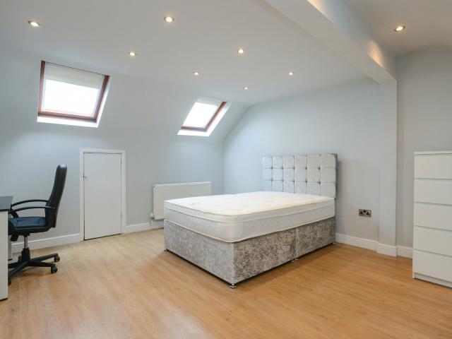 10 bedroom house to rent