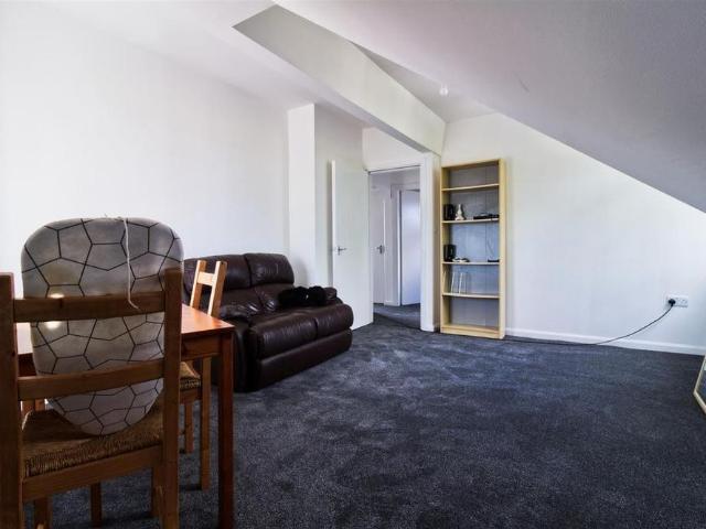 10 bedroom house to rent