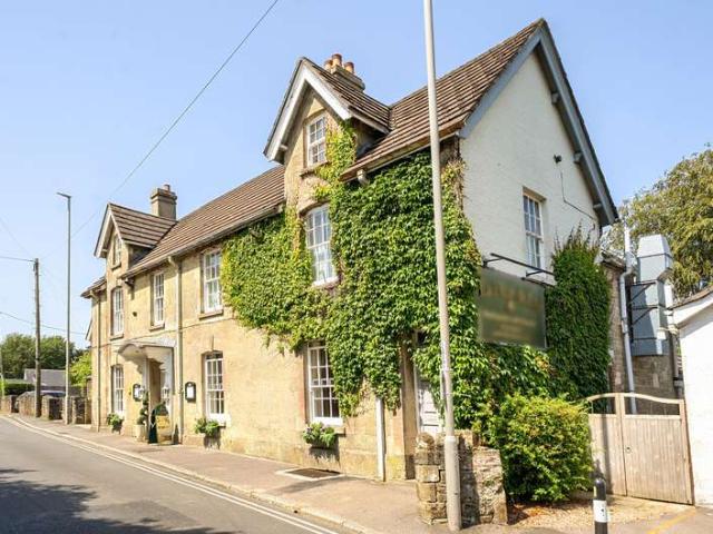 10 Bedroom House