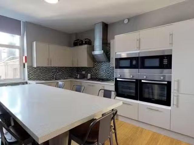 10 bedroom Property to rent, Sutherland Road, Plymouth, PL4 £.