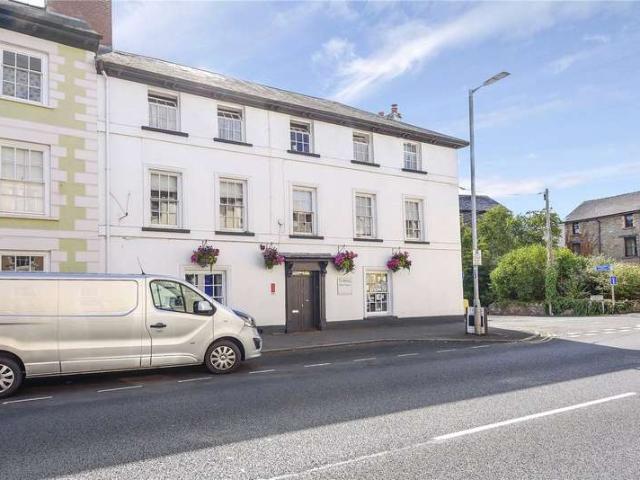 10 Bedroom Property