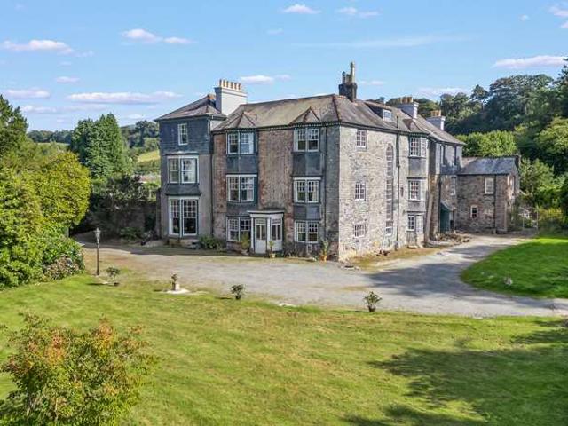 10 Bedroom Property