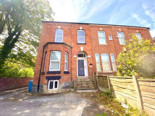 10 Bedroom Studio Flat