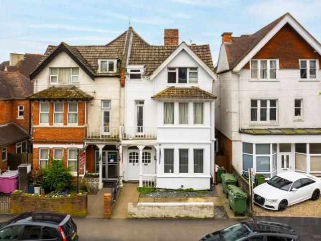 10 Bedroom Semi Detached House