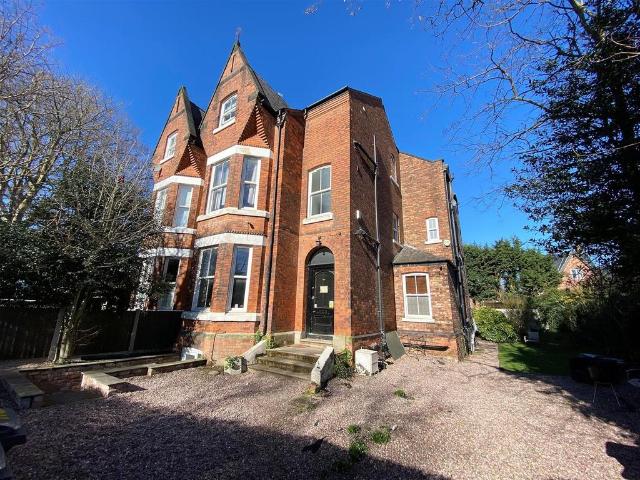 10 bedroom semi detached house for sale