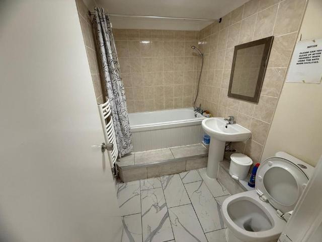 10 bedroom semi detached house to rent