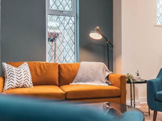 10 bedroom semi detached house to rent