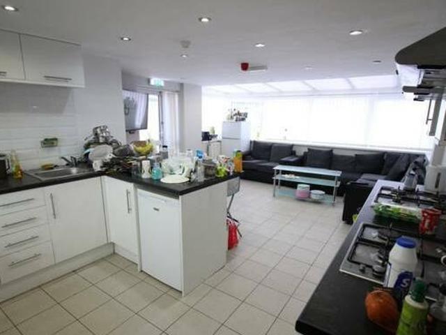 10 bedroom terraced house for rent in Cathays Terrace Cathays CF24