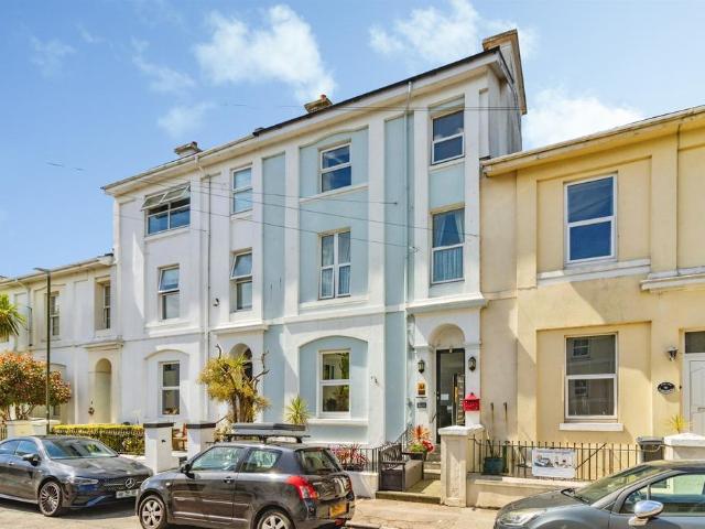 10 bedroom terraced house for sale