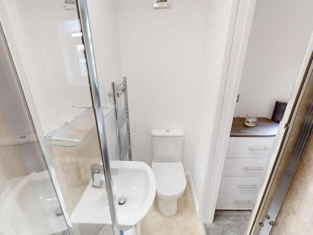 10 bedroom terraced house to rent