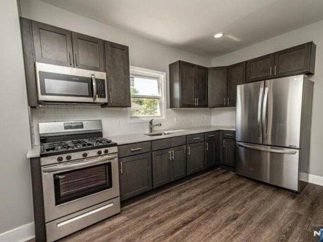 10 bedroom, Wanaque NJ 07420 105140148