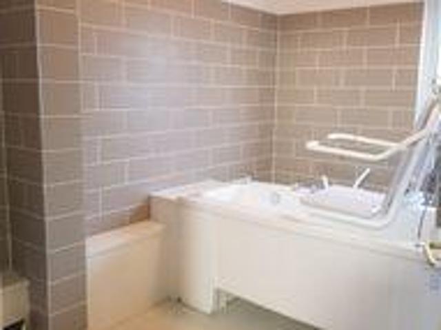 10 Bedrooms Semi detached house for rent in Buntingbridge Rd, Ilford G2