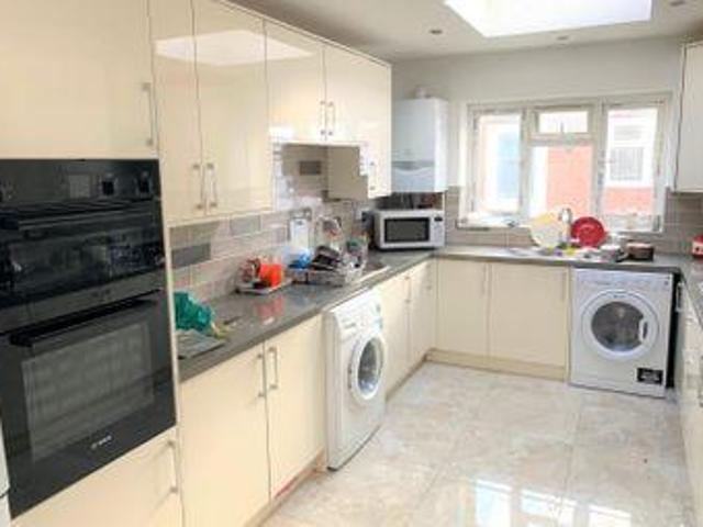 10 Bedrooms Semi detached house for sale in Queens Gardens, Hounslow TW5
