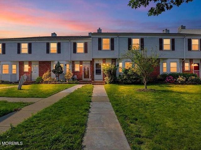 10 Begonia Ct, Sayreville, NJ 08872