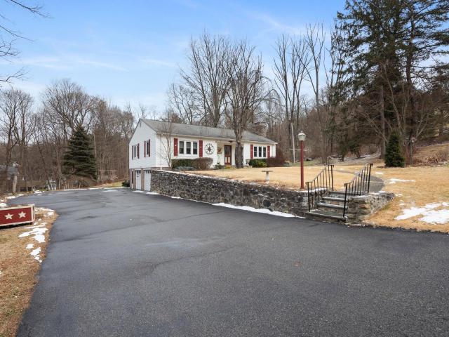 10 Birch Hill Road