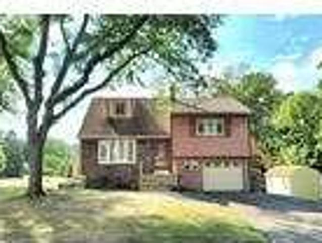 10 Birch Ln, Verona, NJ 07044