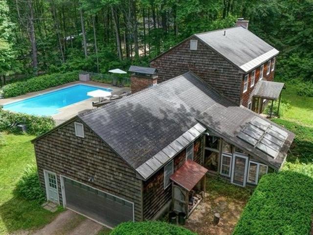 10 Birch Ln, Essex Junction, VT 05452