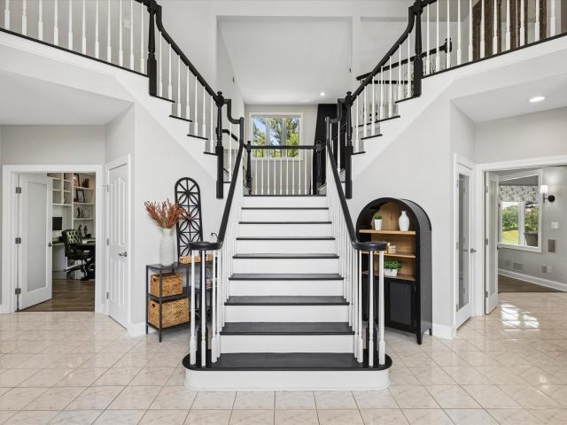 10 Bordeaux Court