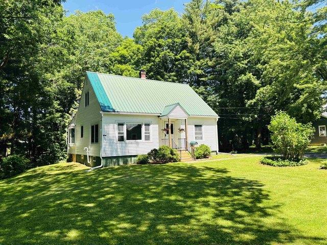 10 Bosworth St, Swanton, VT 05458