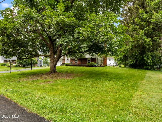 10 Bloomingdale Avenue