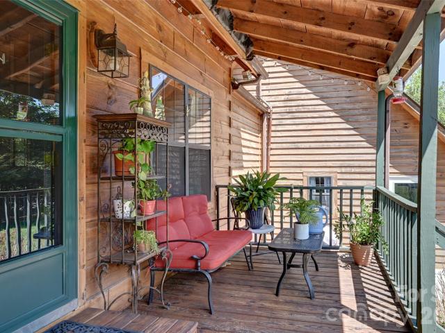 10 Black Locust Drive