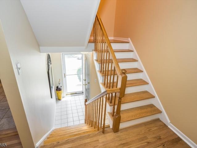 10 Brookstone Cir