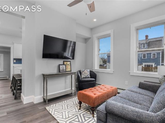10 Braman St 1, Newport, RI