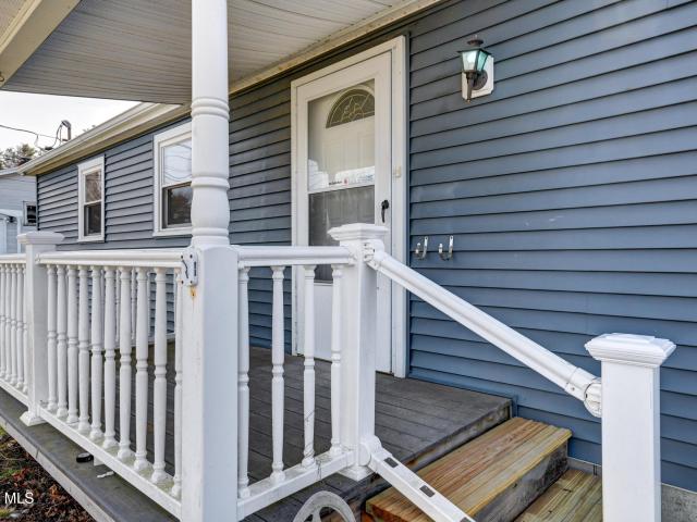 10 Brant Road
