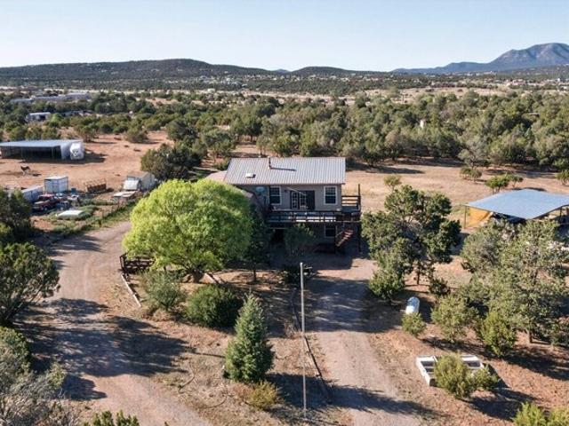 10 Brendan Ln, Tijeras, NM 87059