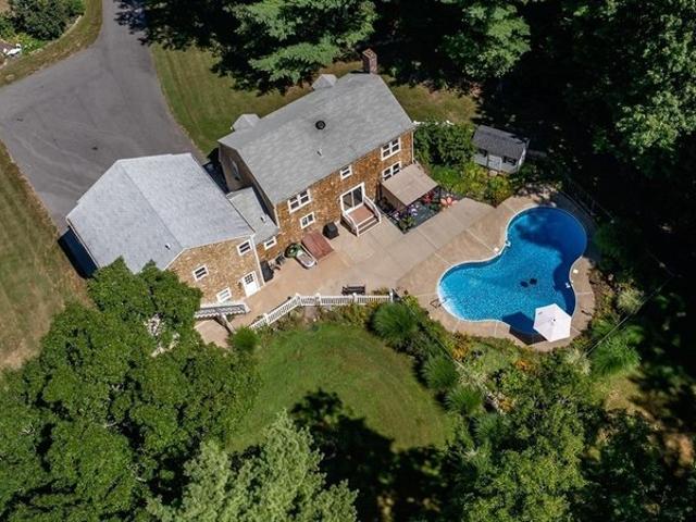 10 Brenrae Dr, Middleboro, MA 02346