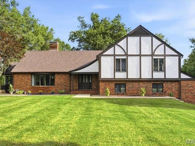 10 Brighton Dr, Shiloh, IL 62221