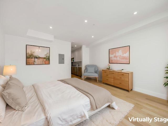 10 Brinkerhoff St # 204