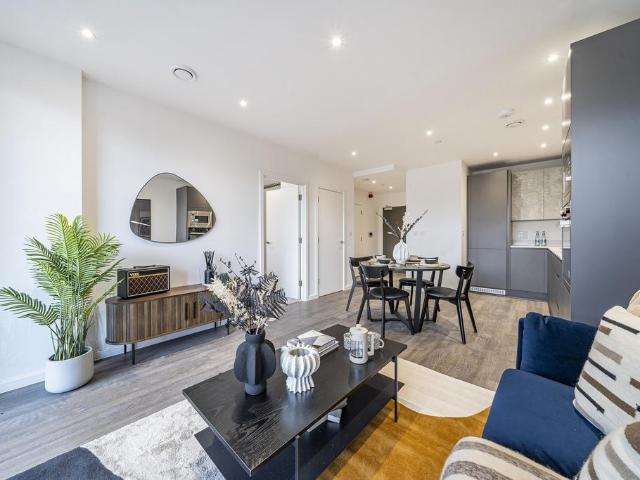 10 Bruce House, 4 Headlam Avenue SW4 1 bed apartment to rent £2,300 pcm £531 pw