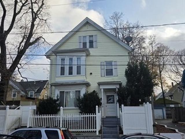 10 Brunswick St, Brockton, MA 02301