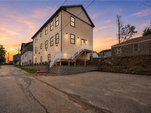 10 Buffalo Court