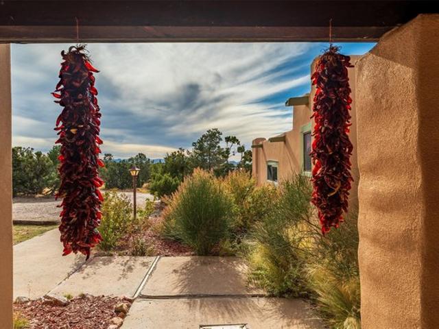 10 Camino Oriente, Santa Fe, NM 87508