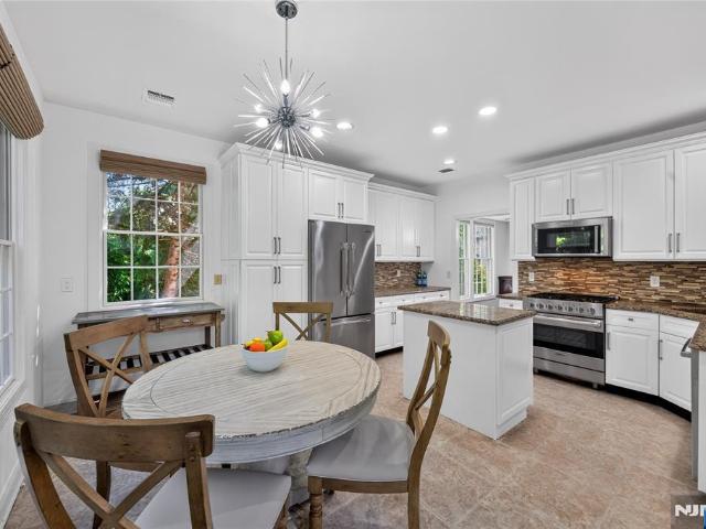 10 Camlet Court # 9010