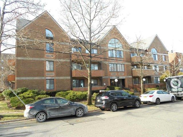 10 Canterbury Rd Apt 1B, Great Neck, NY 11021