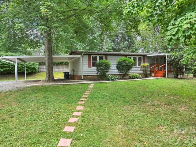 10 Canyon Cv, Candler, NC 28715